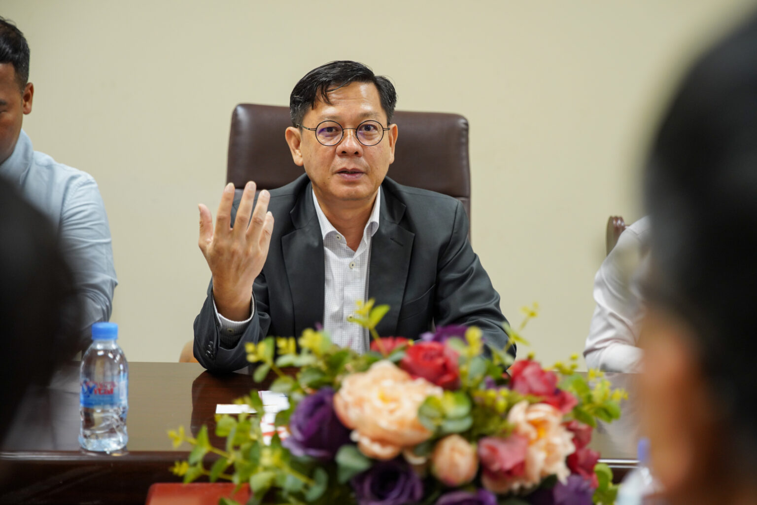 ឯកឧត្តមបណ្ឌិត ហង់ ពៅ អគ្គនាយកអាជ្ញាធរជាតិអប្សរា ...