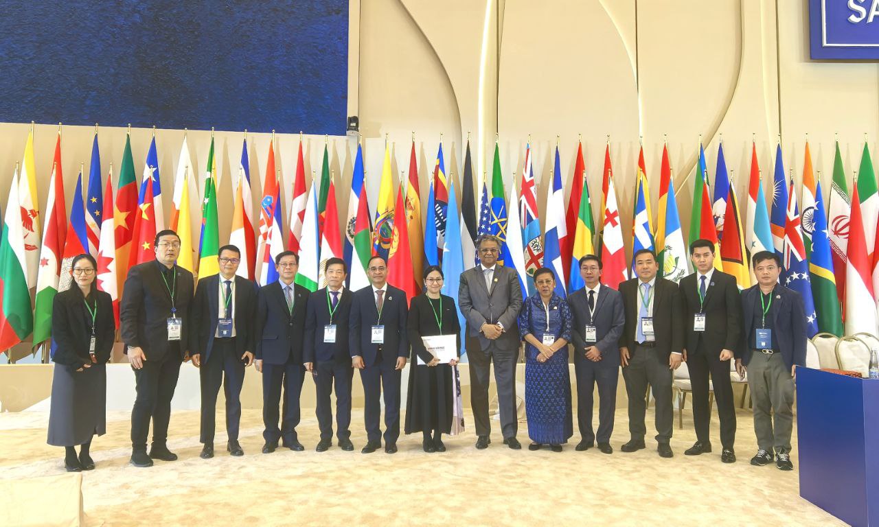 លោកជំទាវបណ្ឌិតសភាចារ្យ ភឿង សកុណា អញ្ជើញទំនាក់ទំនងការងារជាមួយបណ្តាគណ ...